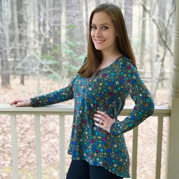 LuLaRoe | Tops | Large Lularoe Lynnae | Poshmark